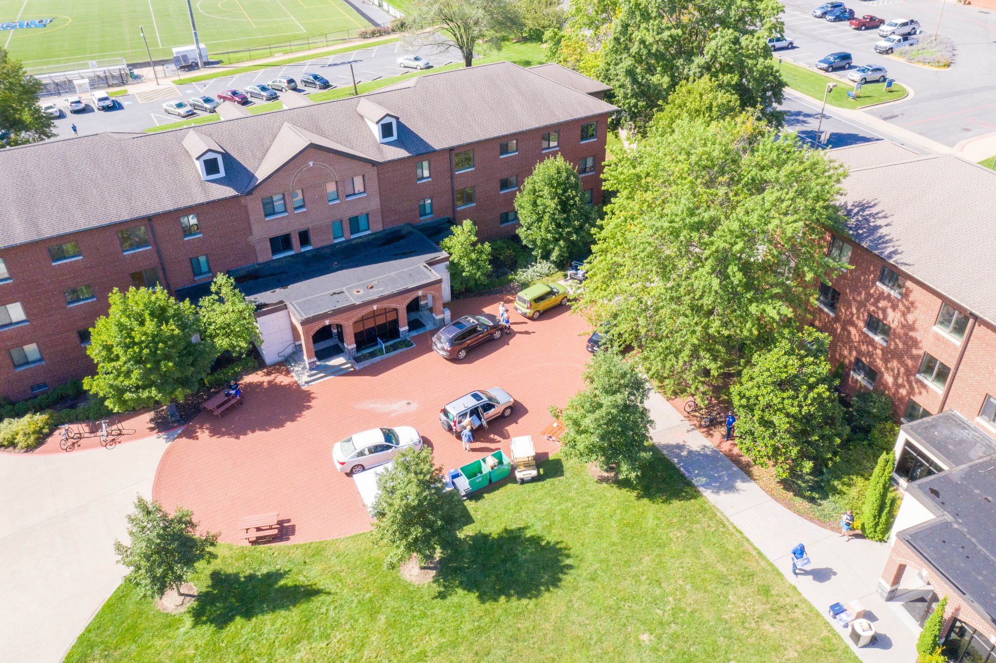 Move-in Weekend 2020: Royals return! - EMU News