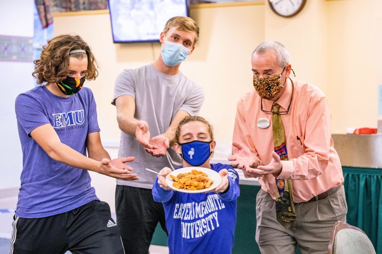 Hip hop single immortalizes EMU cafeteria delicacy - EMU News